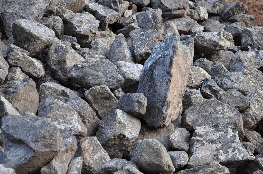 WHAT ARE THE TYPES AND PURIFICATION METHODS OF CHROME ORE?